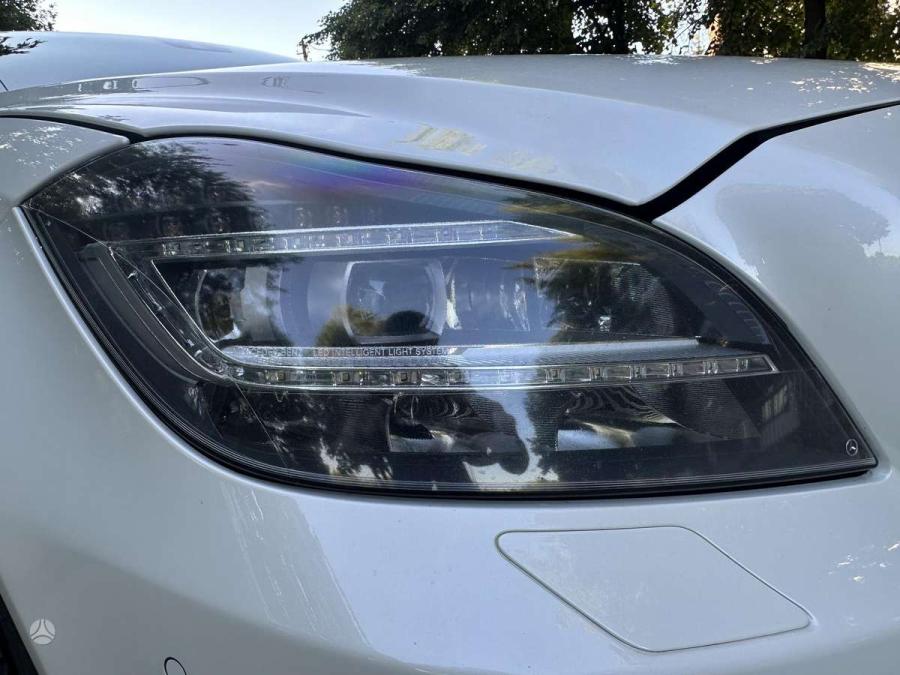 White Mercedes-Benz CLS 550 2012 in Jonava, with an engine capacity of 4.70 L and mileage of 196 thousand km for 12250 €, photo 19 on AUTOMOTO.COM.LV