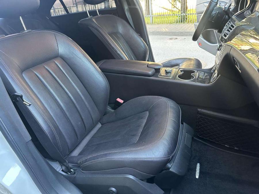 White Mercedes-Benz CLS 550 2012 in Jonava, with an engine capacity of 4.70 L and mileage of 196 thousand km for 12250 €, photo 33 on AUTOMOTO.COM.LV