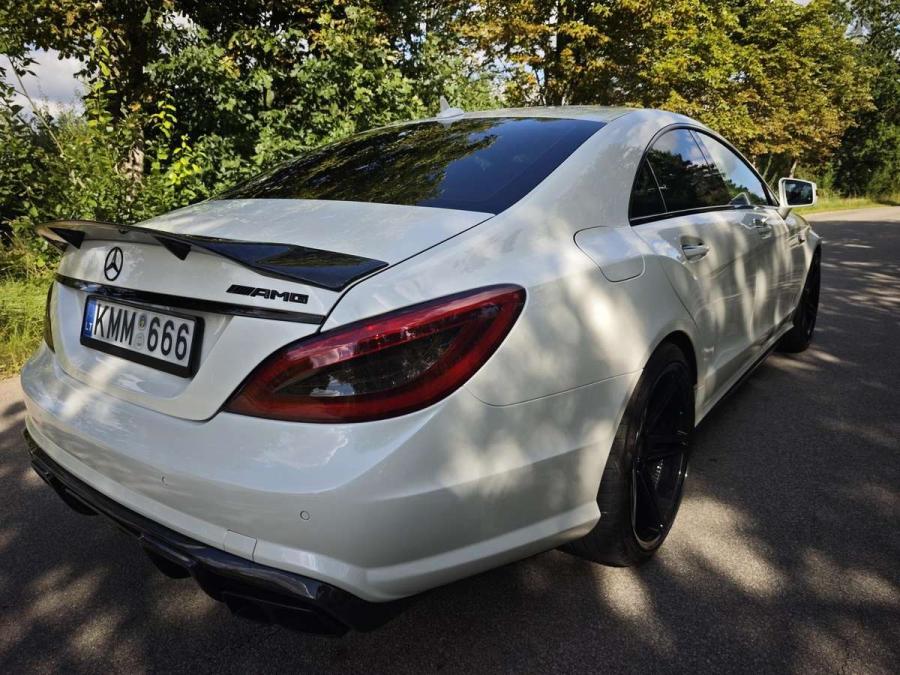Balts Mercedes-Benz CLS 550 2013 Plungė, ar dzinēja tilpumu 4.66 L un nobraukumu 263 tūkst. km par 21000 €, foto 30 vietnē AUTOMOTO.COM.LV