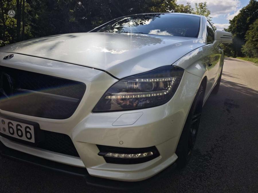 Balts Mercedes-Benz CLS 550 2013 Plungė, ar dzinēja tilpumu 4.66 L un nobraukumu 263 tūkst. km par 21000 €, foto 10 vietnē AUTOMOTO.COM.LV