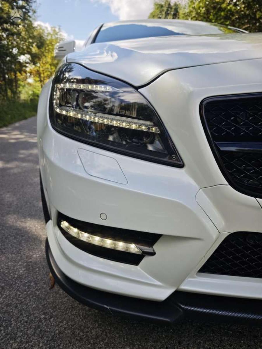 Balts Mercedes-Benz CLS 550 2013 Plungė, ar dzinēja tilpumu 4.66 L un nobraukumu 263 tūkst. km par 21000 €, foto 20 vietnē AUTOMOTO.COM.LV