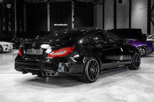 Black Mercedes-Benz cls-63-amg 2015 in Riga, with an engine capacity of 5.46 L and mileage of 204 thousand km for 35900 €, photo 5 on AUTOMOTO.COM.LV