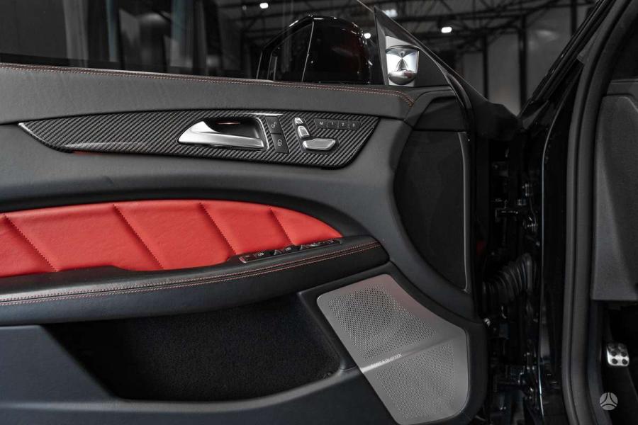 Black Mercedes-Benz cls-63-amg 2015 in Riga, with an engine capacity of 5.46 L and mileage of 204 thousand km for 35900 €, photo 16 on AUTOMOTO.COM.LV