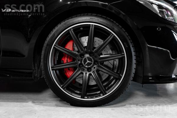 Black Mercedes-Benz cls-63-amg 2015 in Riga, with an engine capacity of 5.50 L and mileage of 204 thousand km for 35900 €, photo 8 on AUTOMOTO.COM.LV