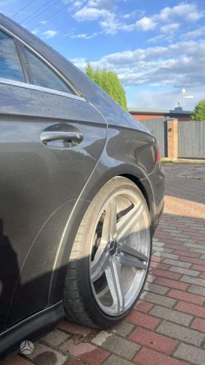 Brown Mercedes-Benz cls-63-amg 2007 in Kaunas, with an engine capacity of 6.21 L and mileage of 254 thousand km for 13300 €, photo 5 on AUTOMOTO.COM.LV