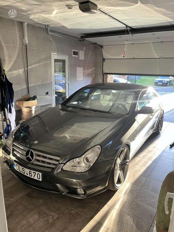 Brown Mercedes-Benz cls-63-amg 2007 in Kaunas, with an engine capacity of 6.21 L and mileage of 254 thousand km for 13300 €, photo 9 on AUTOMOTO.COM.LV