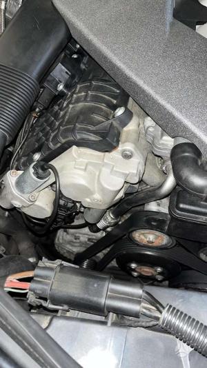 Brown Mercedes-Benz cls-63-amg 2007 in Kaunas, with an engine capacity of 6.21 L and mileage of 254 thousand km for 13300 €, photo 29 on AUTOMOTO.COM.LV
