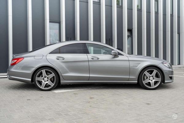 Grey Mercedes-Benz cls-63-amg 2012 in Vilnius, with an engine capacity of 5.46 L and mileage of 184 thousand km for 22000 €, photo 6 on AUTOMOTO.COM.LV
