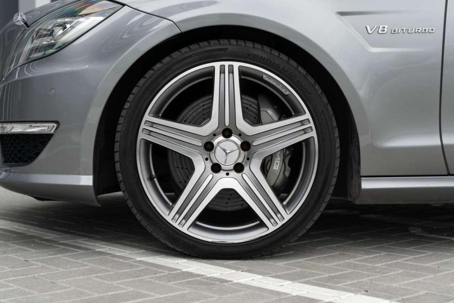 Grey Mercedes-Benz cls-63-amg 2012 in Vilnius, with an engine capacity of 5.46 L and mileage of 184 thousand km for 22000 €, photo 12 on AUTOMOTO.COM.LV