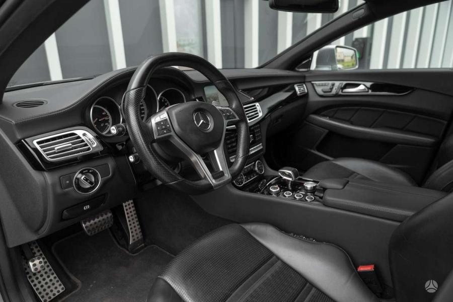 Grey Mercedes-Benz cls-63-amg 2012 in Vilnius, with an engine capacity of 5.46 L and mileage of 184 thousand km for 22000 €, photo 15 on AUTOMOTO.COM.LV