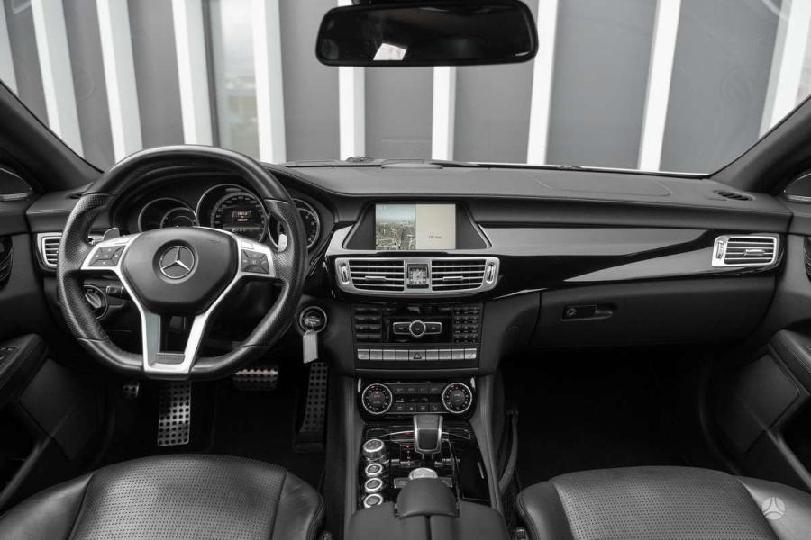 Grey Mercedes-Benz cls-63-amg 2012 in Vilnius, with an engine capacity of 5.46 L and mileage of 184 thousand km for 22000 €, photo 16 on AUTOMOTO.COM.LV