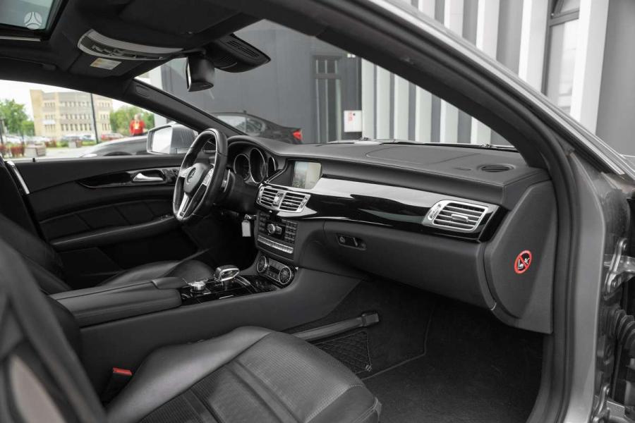 Grey Mercedes-Benz cls-63-amg 2012 in Vilnius, with an engine capacity of 5.46 L and mileage of 184 thousand km for 22000 €, photo 17 on AUTOMOTO.COM.LV