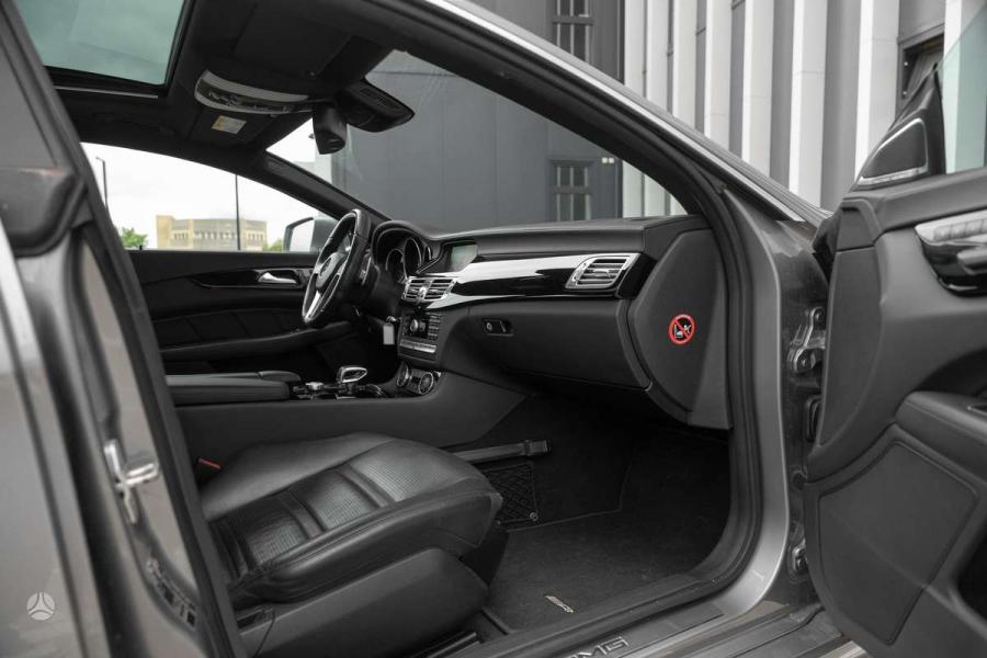 Grey Mercedes-Benz cls-63-amg 2012 in Vilnius, with an engine capacity of 5.46 L and mileage of 184 thousand km for 22000 €, photo 18 on AUTOMOTO.COM.LV