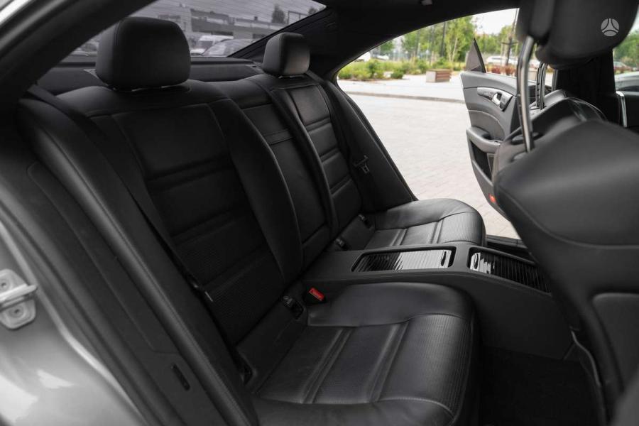 Grey Mercedes-Benz cls-63-amg 2012 in Vilnius, with an engine capacity of 5.46 L and mileage of 184 thousand km for 22000 €, photo 19 on AUTOMOTO.COM.LV