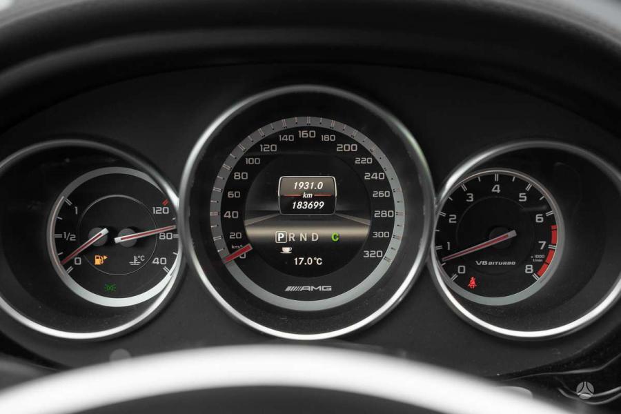 Grey Mercedes-Benz cls-63-amg 2012 in Vilnius, with an engine capacity of 5.46 L and mileage of 184 thousand km for 22000 €, photo 27 on AUTOMOTO.COM.LV