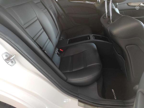 White Mercedes-Benz cls-63-amg 2013 in Kaunas, with an engine capacity of 5.46 L and mileage of 173 thousand km for 24500 €, photo 9 on AUTOMOTO.COM.LV