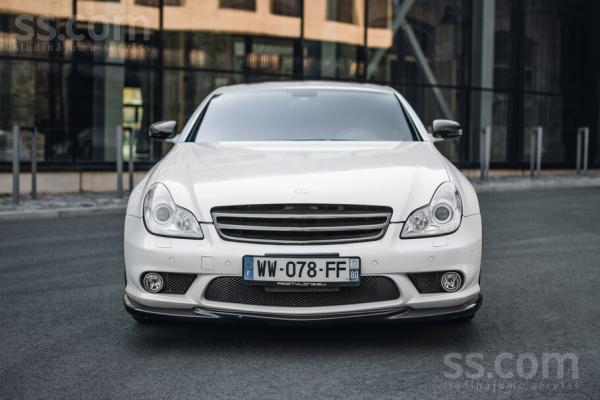 White Mercedes-Benz cls-63-amg 2006 in Riga, with an engine capacity of 6.30 L and mileage of 41 thousand km for 33000 €, photo 3 on AUTOMOTO.COM.LV