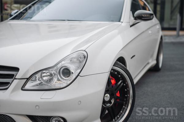 White Mercedes-Benz cls-63-amg 2006 in Riga, with an engine capacity of 6.30 L and mileage of 41 thousand km for 33000 €, photo 4 on AUTOMOTO.COM.LV