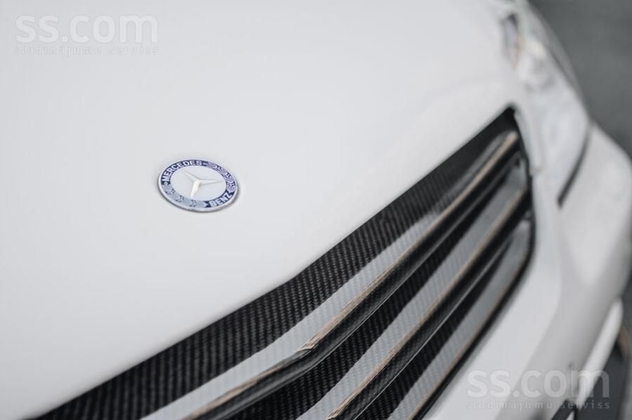 White Mercedes-Benz cls-63-amg 2006 in Riga, with an engine capacity of 6.30 L and mileage of 41 thousand km for 33000 €, photo 7 on AUTOMOTO.COM.LV