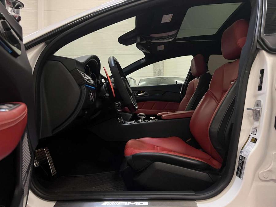 Balts Mercedes-Benz cls-63-amg 2014 Viļņa, ar dzinēja tilpumu 5.46 L un nobraukumu 77 tūkst. km par 38900 €, foto 15 vietnē AUTOMOTO.COM.LV