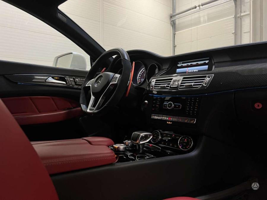 Balts Mercedes-Benz cls-63-amg 2014 Viļņa, ar dzinēja tilpumu 5.46 L un nobraukumu 77 tūkst. km par 38900 €, foto 23 vietnē AUTOMOTO.COM.LV