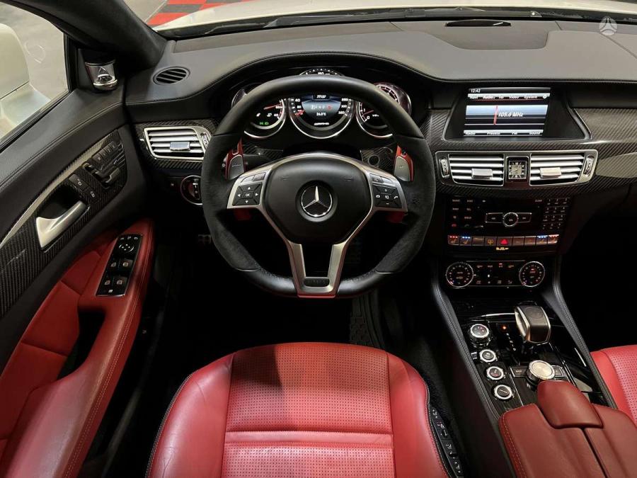 Balts Mercedes-Benz cls-63-amg 2014 Viļņa, ar dzinēja tilpumu 5.46 L un nobraukumu 77 tūkst. km par 38900 €, foto 26 vietnē AUTOMOTO.COM.LV