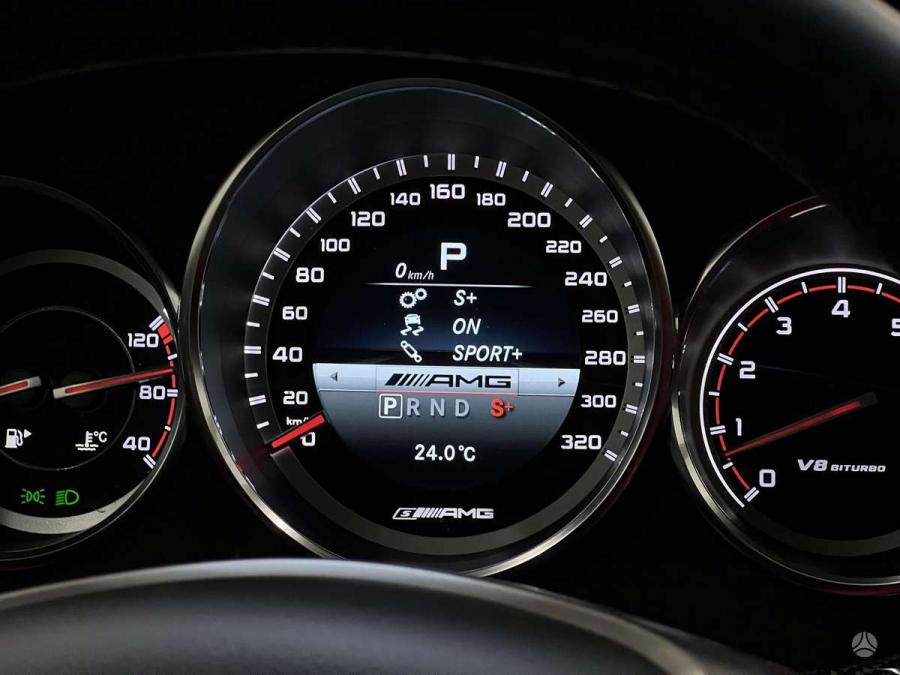 Balts Mercedes-Benz cls-63-amg 2014 Viļņa, ar dzinēja tilpumu 5.46 L un nobraukumu 77 tūkst. km par 38900 €, foto 30 vietnē AUTOMOTO.COM.LV