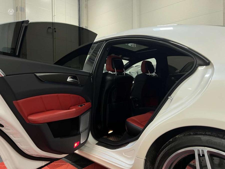 Balts Mercedes-Benz cls-63-amg 2014 Viļņa, ar dzinēja tilpumu 5.46 L un nobraukumu 77 tūkst. km par 38900 €, foto 37 vietnē AUTOMOTO.COM.LV