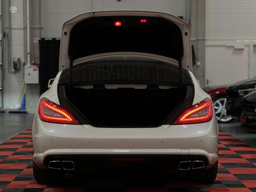 Balts Mercedes-Benz cls-63-amg 2014 Viļņa, ar dzinēja tilpumu 5.46 L un nobraukumu 77 tūkst. km par 38900 €, foto 40 vietnē AUTOMOTO.COM.LV