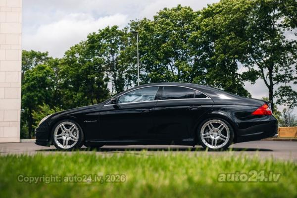 Melns Mercedes-Benz CLS-Class 2005 Tallina, ar dzinēja tilpumu 5.40 L un nobraukumu 126 tūkst. km par 22000 €, foto 4 vietnē AUTOMOTO.COM.LV