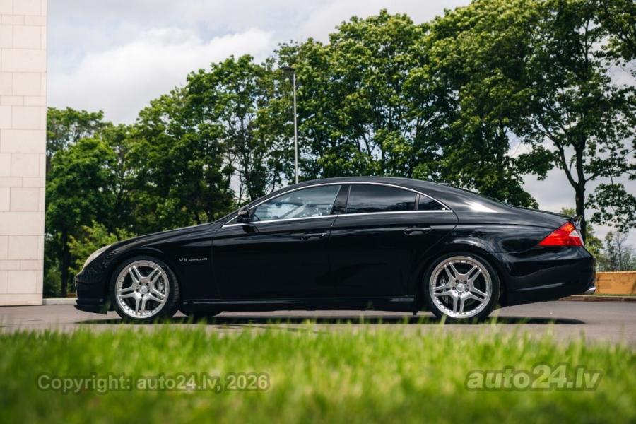 Black Mercedes-Benz CLS-Class 2005 in Tallinn, with an engine capacity of 5.40 L and mileage of 126 thousand km for 22000 €, photo 5 on AUTOMOTO.COM.LV