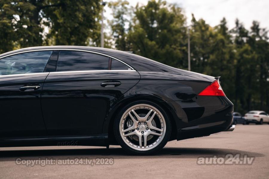 Black Mercedes-Benz CLS-Class 2005 in Tallinn, with an engine capacity of 5.40 L and mileage of 126 thousand km for 22000 €, photo 6 on AUTOMOTO.COM.LV