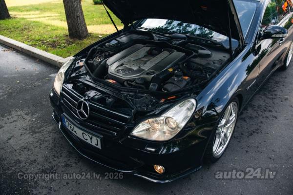 Melns Mercedes-Benz CLS-Class 2005 Tallina, ar dzinēja tilpumu 5.40 L un nobraukumu 126 tūkst. km par 22000 €, foto 10 vietnē AUTOMOTO.COM.LV