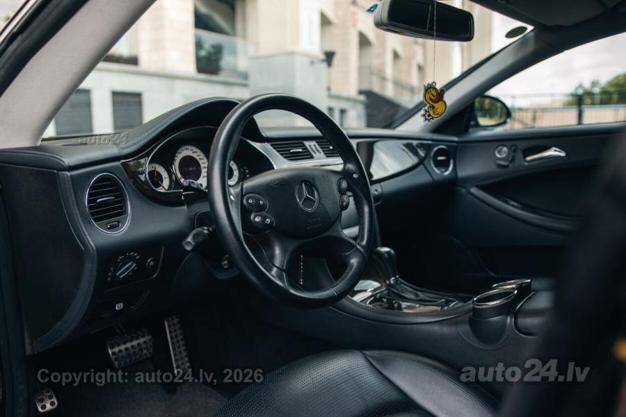 Black Mercedes-Benz CLS-Class 2005 in Tallinn, with an engine capacity of 5.40 L and mileage of 126 thousand km for 22000 €, photo 13 on AUTOMOTO.COM.LV