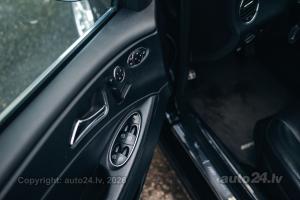 Black Mercedes-Benz CLS-Class 2005 in Tallinn, with an engine capacity of 5.40 L and mileage of 126 thousand km for 22000 €, photo 14 on AUTOMOTO.COM.LV