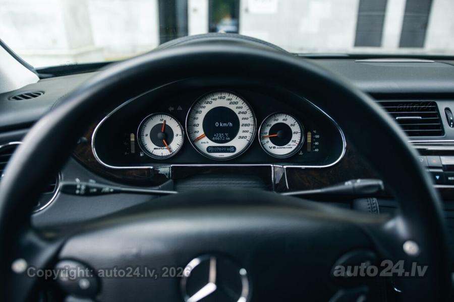 Black Mercedes-Benz CLS-Class 2005 in Tallinn, with an engine capacity of 5.40 L and mileage of 126 thousand km for 22000 €, photo 15 on AUTOMOTO.COM.LV