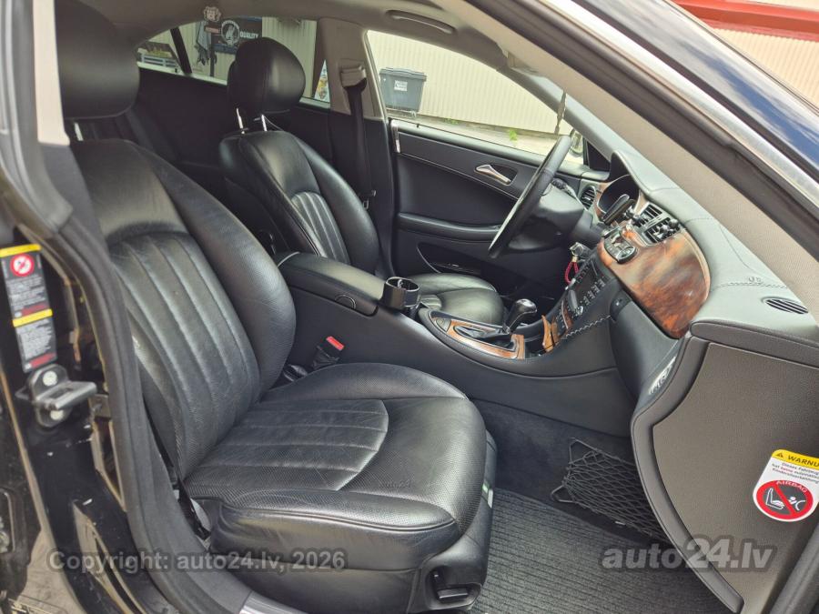 Melns Mercedes-Benz CLS-Class 2005 Tallina, ar dzinēja tilpumu 3.50 L un nobraukumu 250 tūkst. km par 5500 €, foto 11 vietnē AUTOMOTO.COM.LV