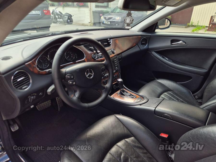 Melns Mercedes-Benz CLS-Class 2005 Tallina, ar dzinēja tilpumu 3.50 L un nobraukumu 250 tūkst. km par 5500 €, foto 14 vietnē AUTOMOTO.COM.LV