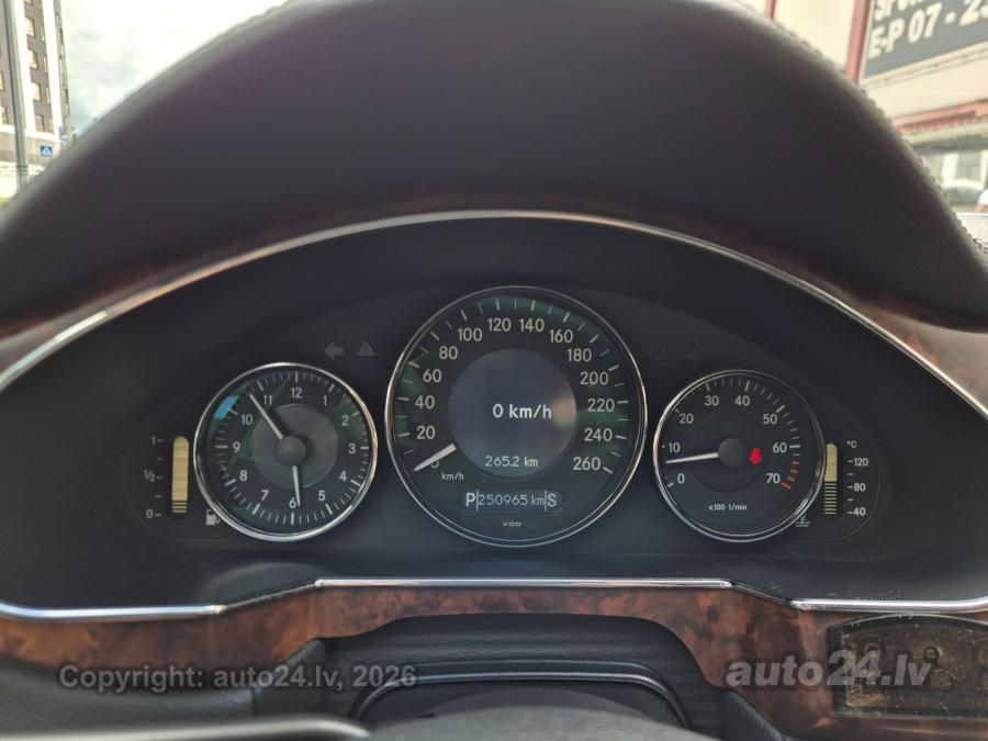 Melns Mercedes-Benz CLS-Class 2005 Tallina, ar dzinēja tilpumu 3.50 L un nobraukumu 250 tūkst. km par 5500 €, foto 20 vietnē AUTOMOTO.COM.LV