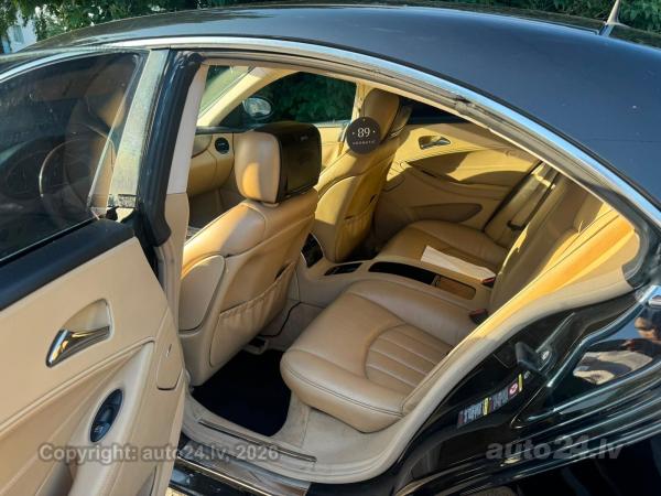 Melns Mercedes-Benz CLS-Class 2005 Tallina, ar dzinēja tilpumu 3.50 L un nobraukumu 228 tūkst. km par 4500 €, foto 6 vietnē AUTOMOTO.COM.LV