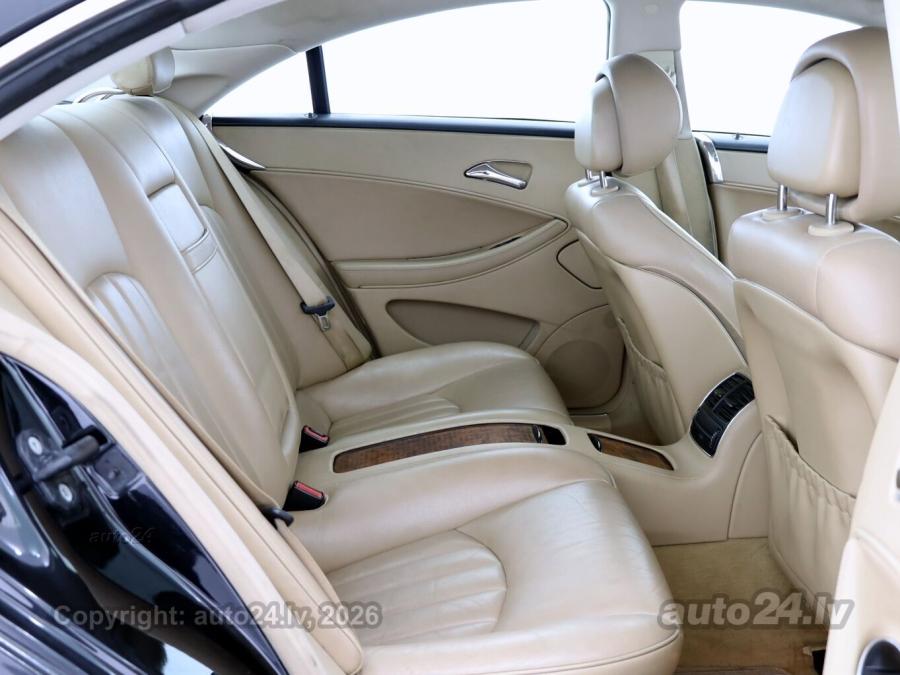 Melns Mercedes-Benz CLS-Class 2005 Tallina, ar dzinēja tilpumu 3.50 L un nobraukumu 298 tūkst. km par 1999 €, foto 8 vietnē AUTOMOTO.COM.LV