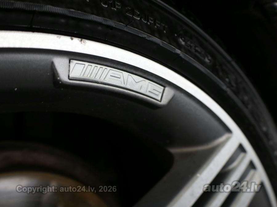 Melns Mercedes-Benz CLS-Class 2005 Tallina, ar dzinēja tilpumu 3.50 L un nobraukumu 298 tūkst. km par 1999 €, foto 12 vietnē AUTOMOTO.COM.LV
