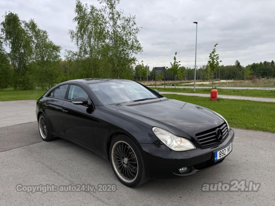 Melns Mercedes-Benz CLS-Class 2005 Tallina, ar dzinēja tilpumu 5.00 L un nobraukumu 320 tūkst. km par 5800 €, foto 4 vietnē AUTOMOTO.COM.LV