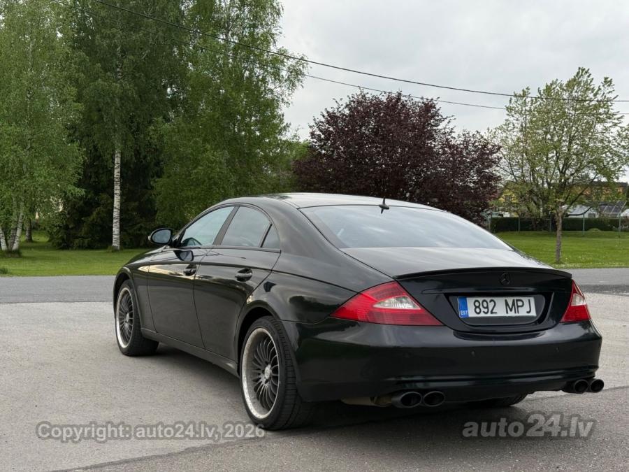 Melns Mercedes-Benz CLS-Class 2005 Tallina, ar dzinēja tilpumu 5.00 L un nobraukumu 320 tūkst. km par 5800 €, foto 5 vietnē AUTOMOTO.COM.LV
