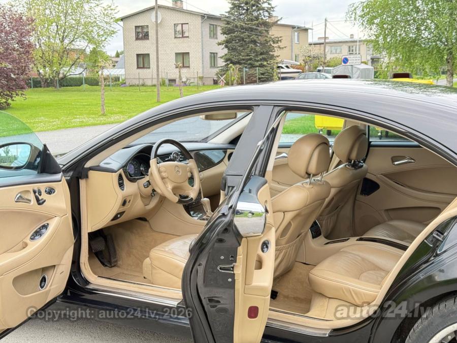 Melns Mercedes-Benz CLS-Class 2005 Tallina, ar dzinēja tilpumu 5.00 L un nobraukumu 320 tūkst. km par 5800 €, foto 6 vietnē AUTOMOTO.COM.LV