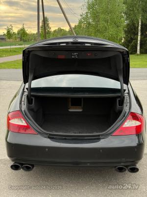 Melns Mercedes-Benz CLS-Class 2005 Tallina, ar dzinēja tilpumu 5.00 L un nobraukumu 320 tūkst. km par 5800 €, foto 8 vietnē AUTOMOTO.COM.LV