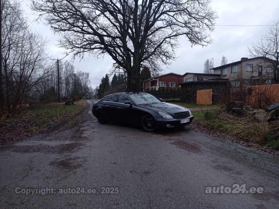 Black Mercedes-Benz CLS-Class 2006 in Tallinn, with an engine capacity of 3.00 L and mileage of 266 thousand km for 3650 €, photo 1 on AUTOMOTO.COM.LV