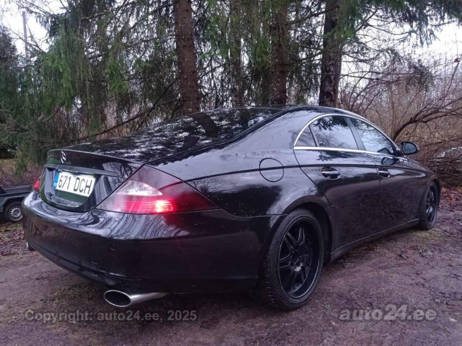 Black Mercedes-Benz CLS-Class 2006 in Tallinn, with an engine capacity of 3.00 L and mileage of 266 thousand km for 3650 €, photo 3 on AUTOMOTO.COM.LV