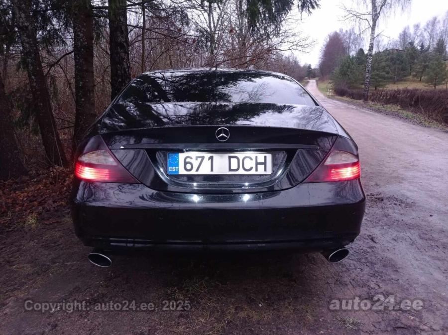 Black Mercedes-Benz CLS-Class 2006 in Tallinn, with an engine capacity of 3.00 L and mileage of 266 thousand km for 3650 €, photo 4 on AUTOMOTO.COM.LV