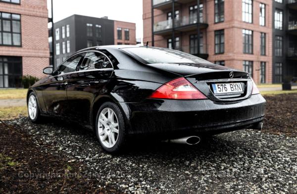 Melns Mercedes-Benz CLS-Class 2006 Tallina, ar dzinēja tilpumu 3.00 L un nobraukumu 342 tūkst. km par 3290 €, foto 4 vietnē AUTOMOTO.COM.LV